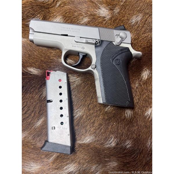 SMITH WESSON 4013 New and Used Price, Value, & Trends 2022