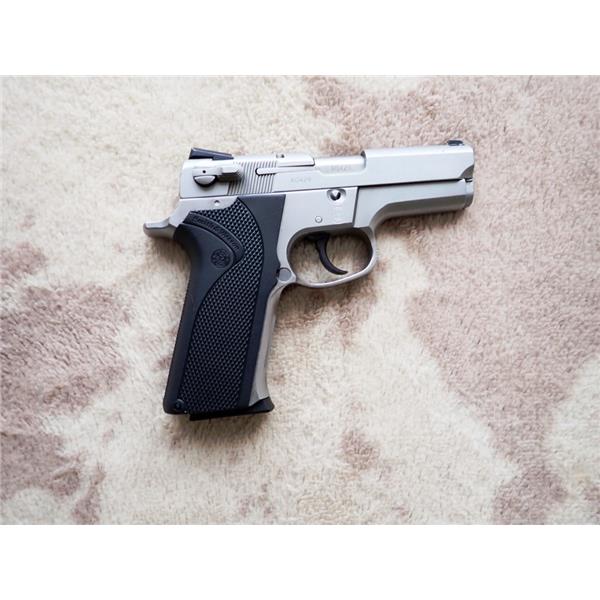SMITH AND WESSON 5906 New and Used Price, Value, & Trends 2022