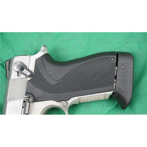 SMITH WESSON 4013 New and Used Price, Value, & Trends 2024