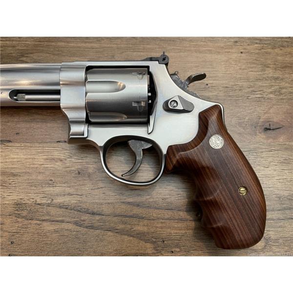 SMITH WESSON 629 CLASSIC DX New and Used Price, Value, & Trends 2024