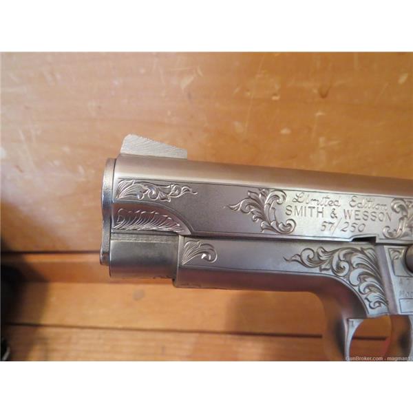 SMITH WESSON 559 New and Used Price, Value, & Trends 2024