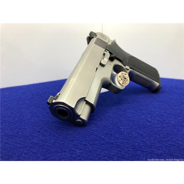 SMITH WESSON 1076 New and Used Price, Value, & Trends 2024