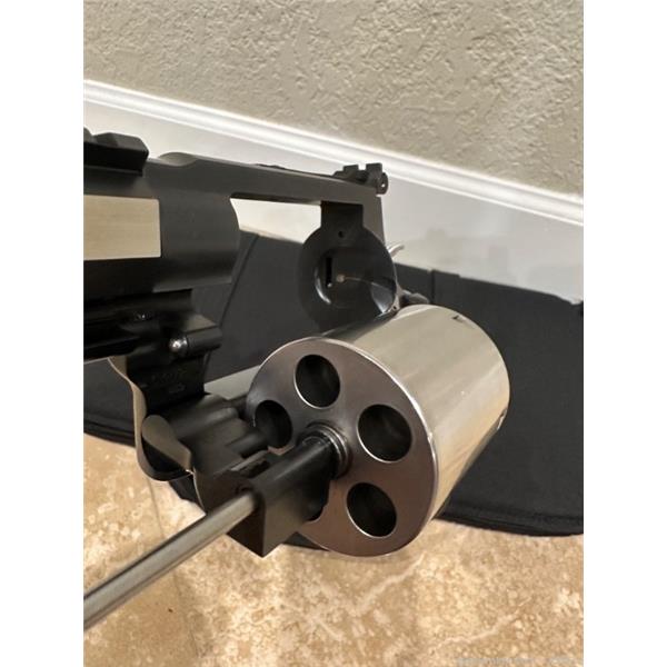 SMITH WESSON 460XVR BONE COLLECTOR New and Used Price, Value, & Trends 2024