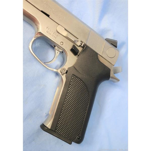 SMITH WESSON 1026 New and Used Price, Value, & Trends 2024