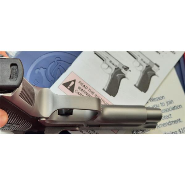 SMITH AND WESSON 5906 New and Used Price, Value, & Trends 2024