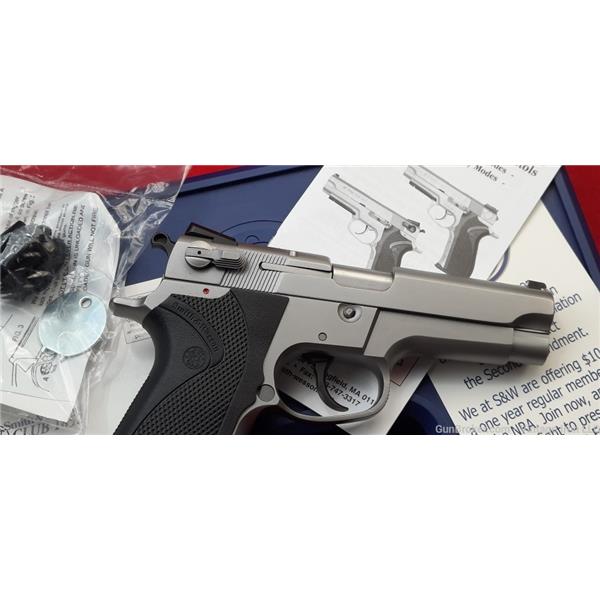 SMITH AND WESSON 5906 New and Used Price, Value, & Trends 2024