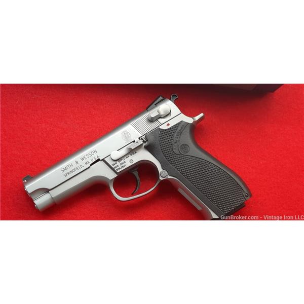 SMITH AND WESSON 5906 New and Used Price, Value, & Trends 2024