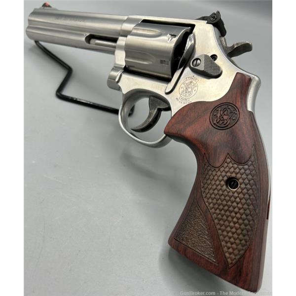 MODEL 686 PLUS DELUXE 150712 New and Used Price, Value, & Trends 2024