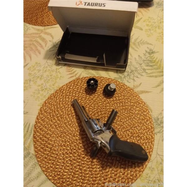 827 New and Used Price, Value, & Trends 2024