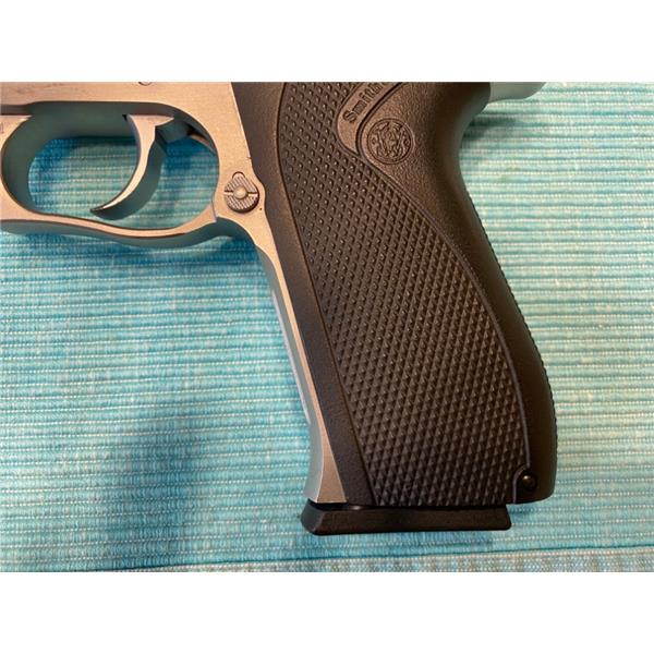 SMITH WESSON 3906 New and Used Price, Value, & Trends 2024