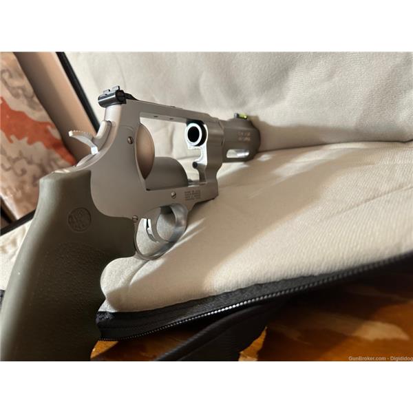 SMITH AND WESSON 460 New and Used Price, Value, & Trends 2024