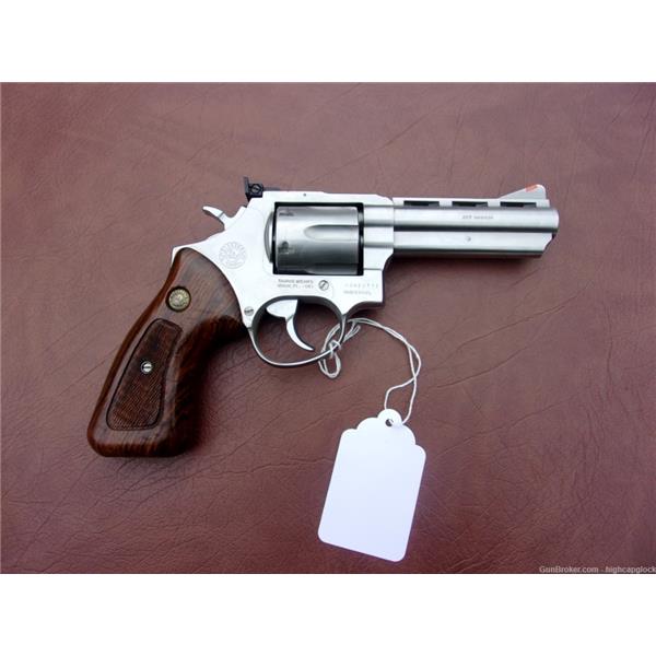 689 New and Used Price, Value, & Trends 2024