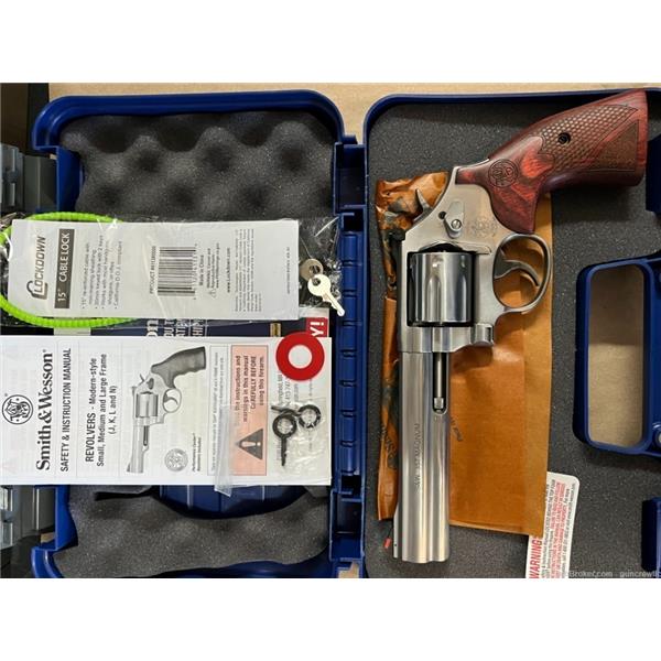 686 PLUS New and Used Price, Value, & Trends 2024